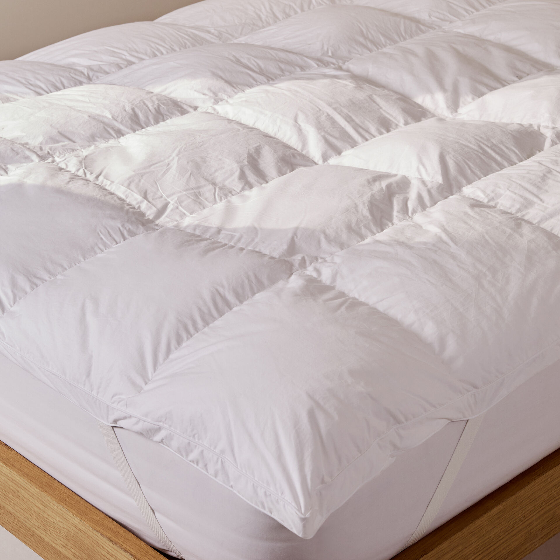 Luxury Down Alternative Mattress Topper