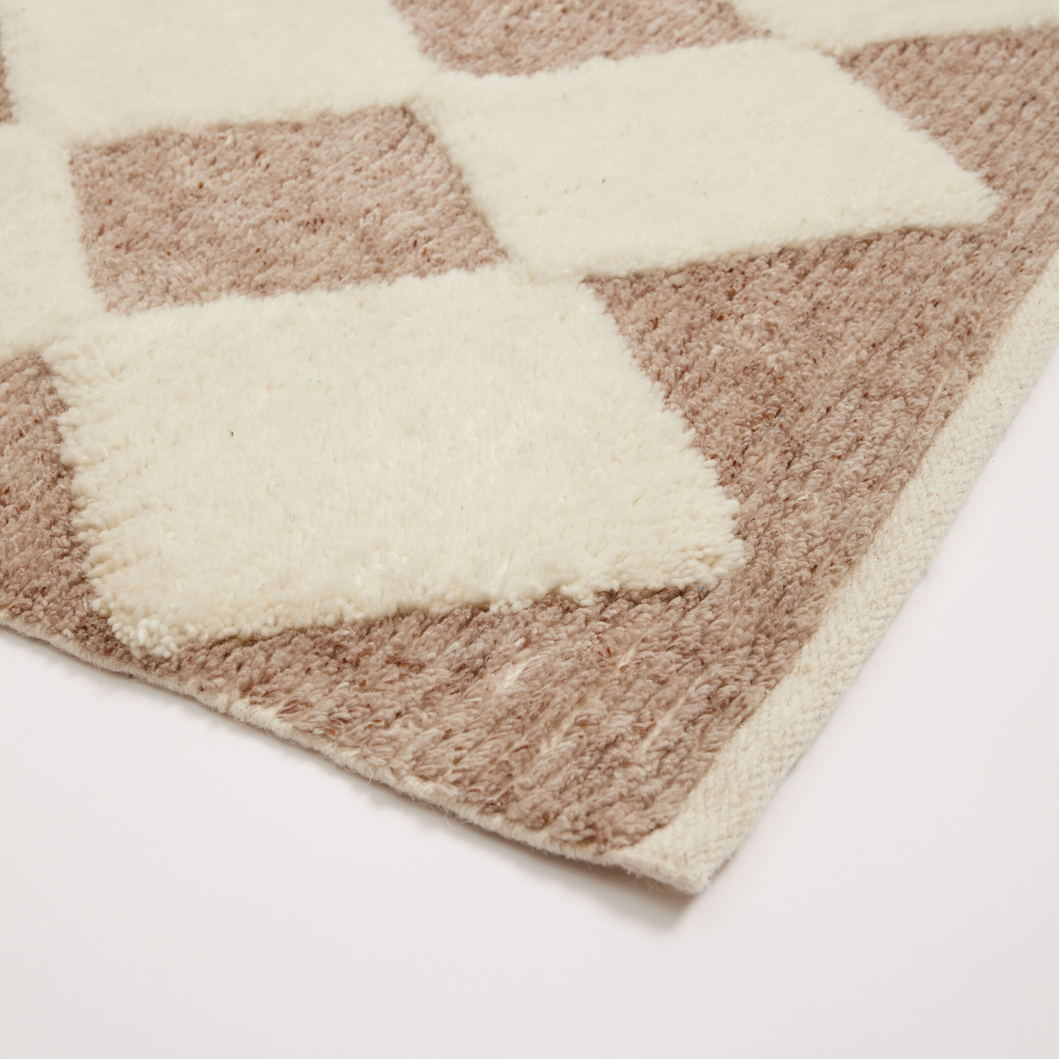 Diamond Checkered Wool Rug in Neutral | Premium Quality | Inside Story